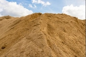 Screen Fill Dirt – Golden Pinestraw